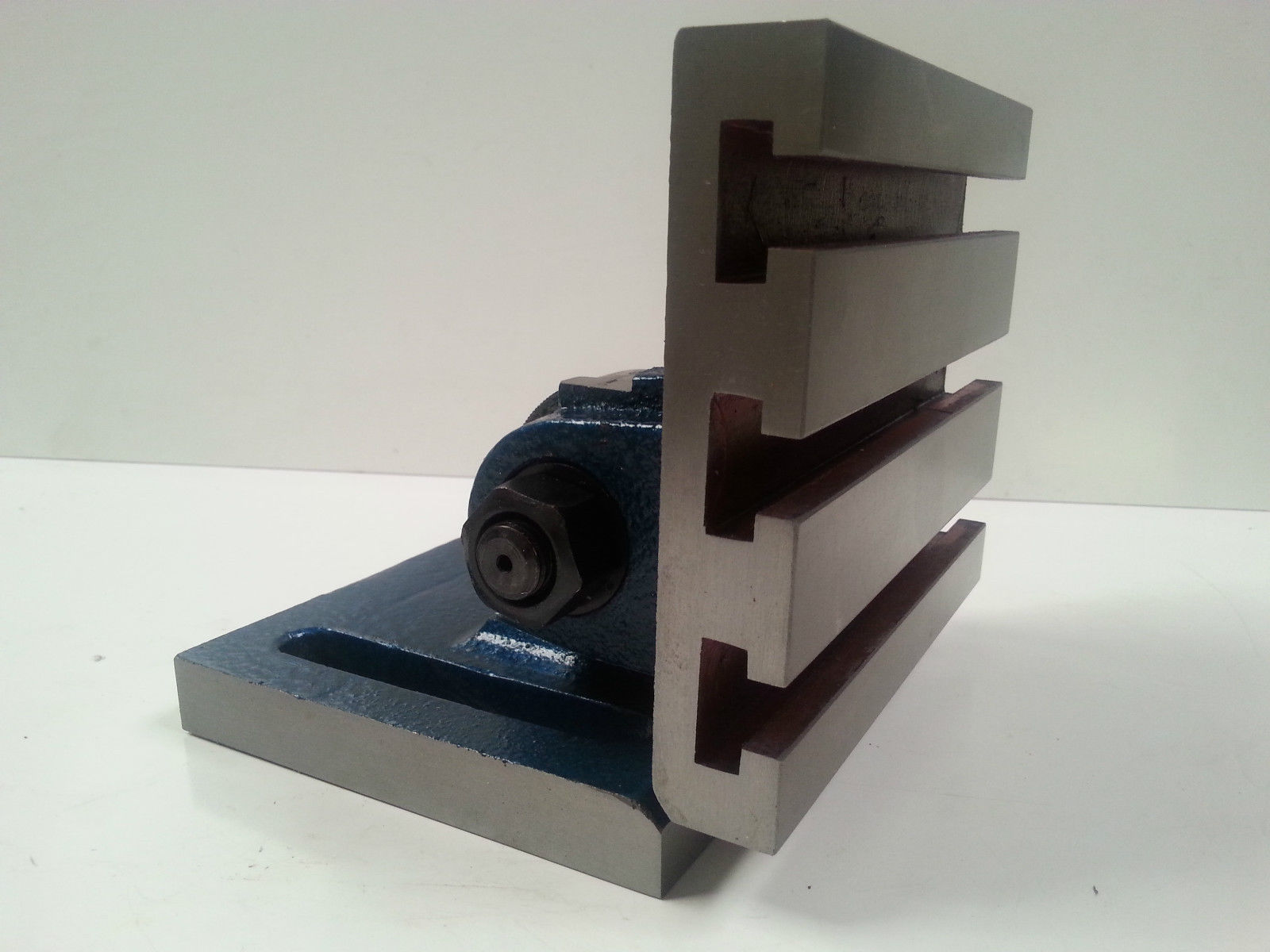Tilting Angle Plate at Spencer Burke-gaffney blog